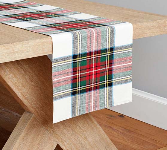 30 Best Christmas Table Runners In Every Design Style and Trend ...