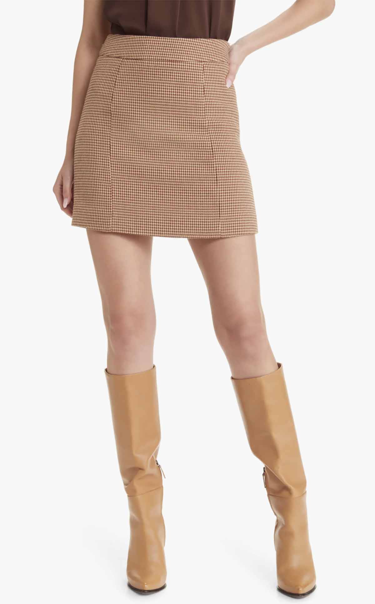 20 Best Plaid Mini Skirts For Women This Fall - Candie Anderson