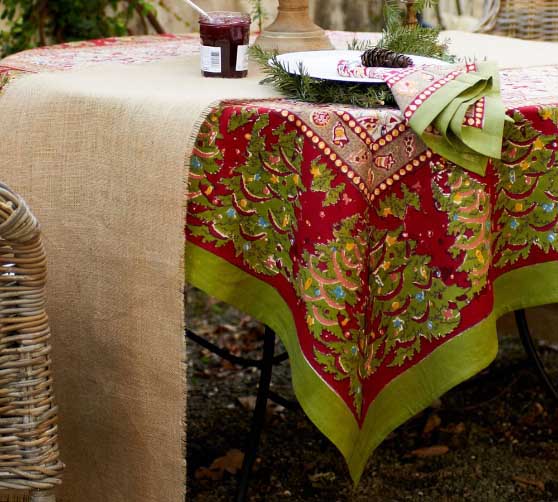 The Best Christmas Tablecloths In Every Style - Candie Anderson