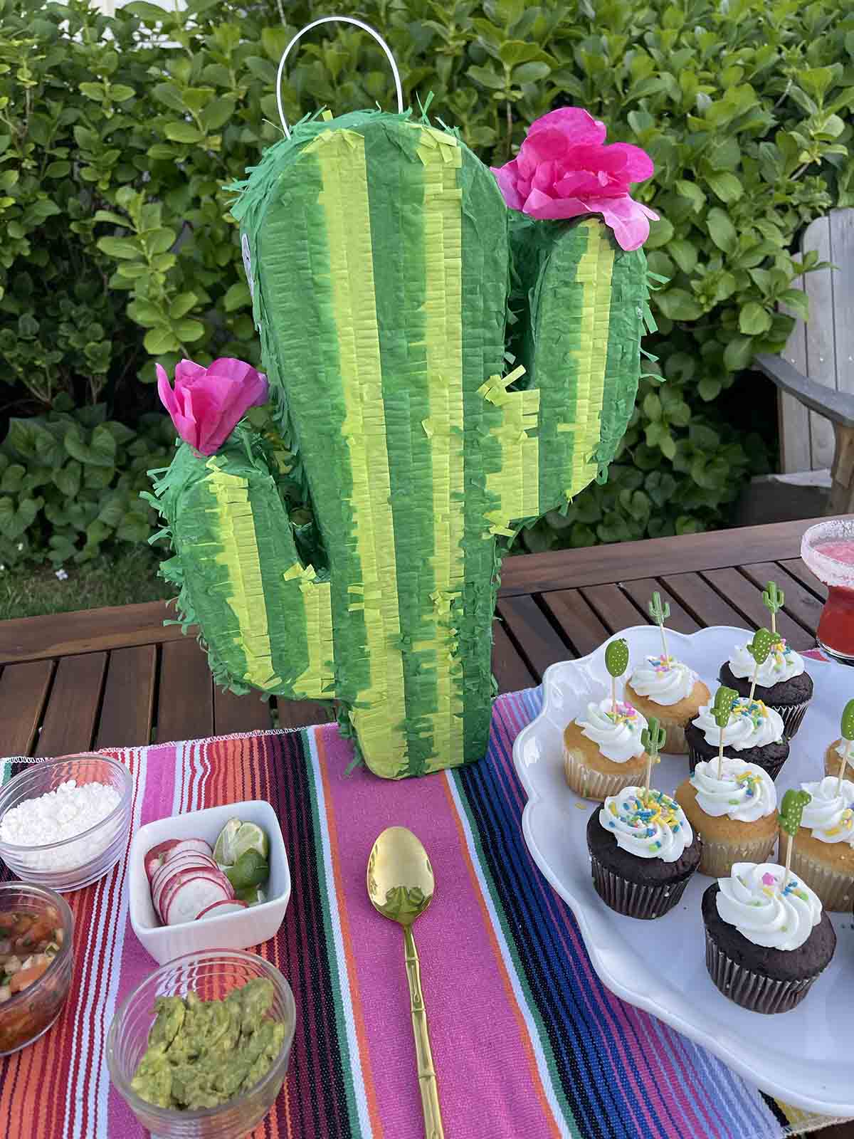 6 Outdoor Summer Tablescapes You'll Love - Candie Anderson