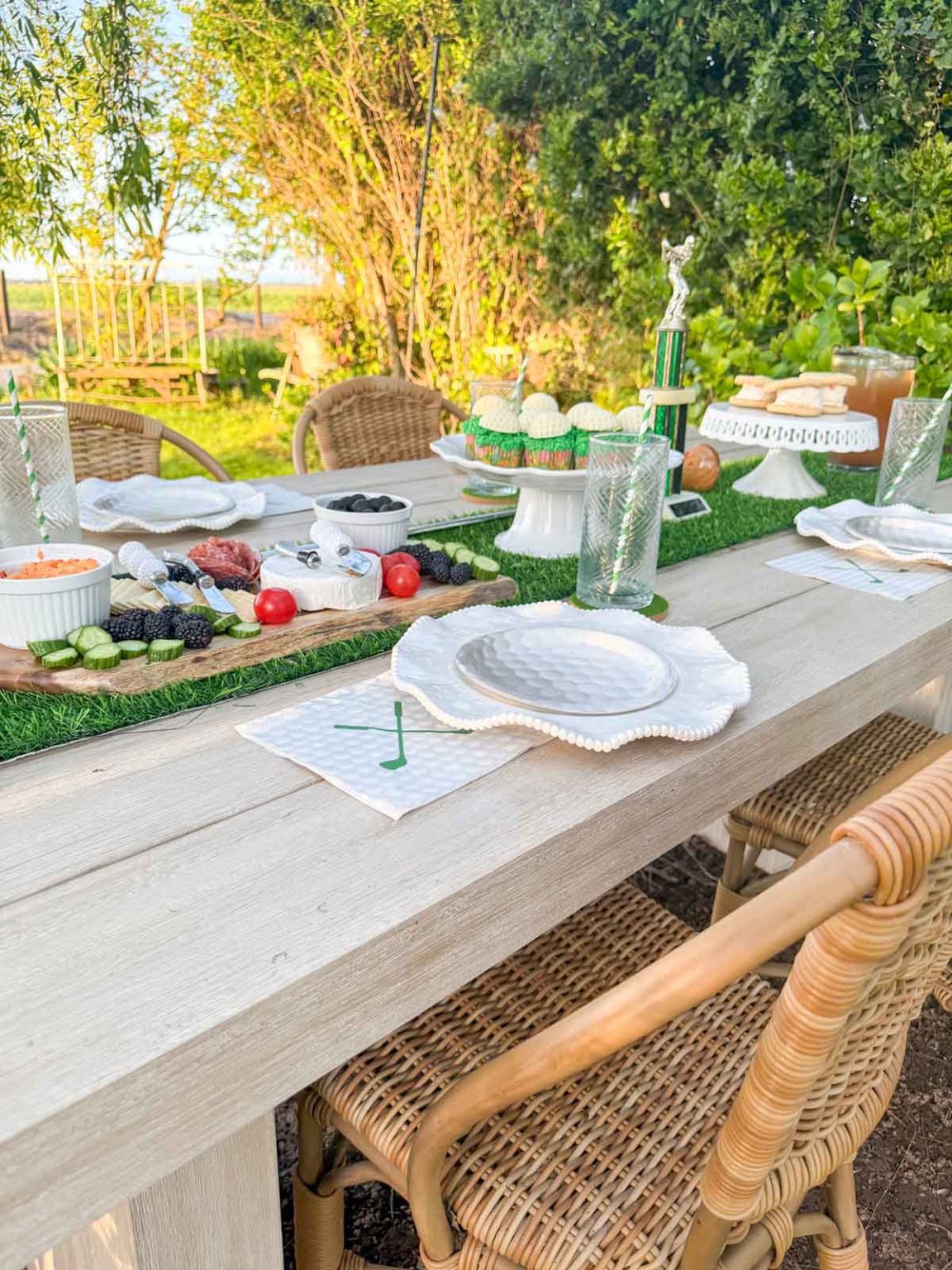 How to Host A Masters Golf Party: Outdoor Tablescape, Food & Decor ...